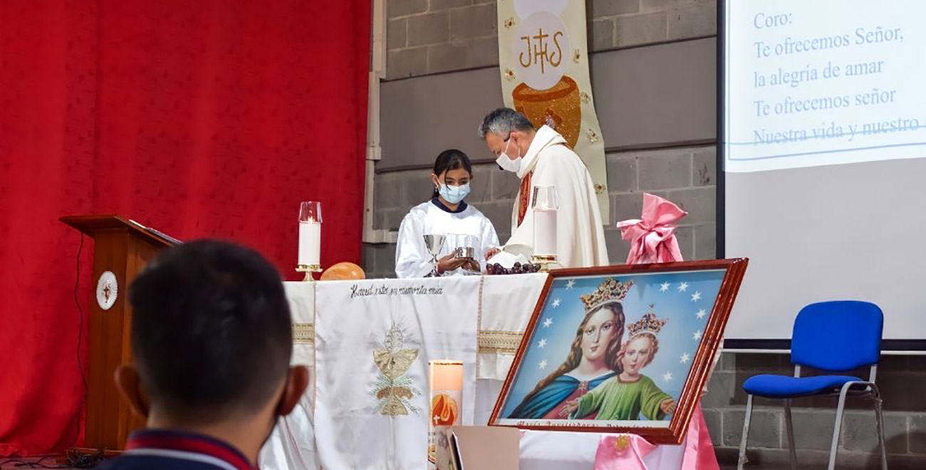 Mes de las misiones y aniversario ordenación sacerdotal Padre Juan ...